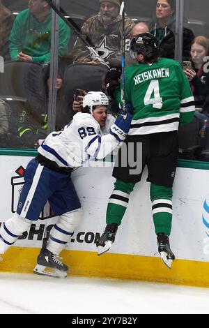 Toronto Maple Leafs' Nicholas Robertson (89) and Montreal Canadiens ...