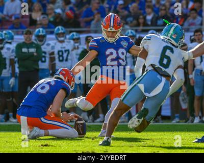 Florida kicker Trey Smack (29) and Tommy Doman (19) celebrate after ...