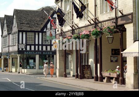 July 1995: UK, Gloucestershire, Cotswolds, Tetbury, Street scene Stock ...
