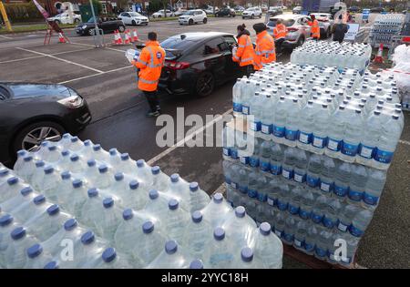 Water collection point in Southampton after a water outage left 58,000 ...