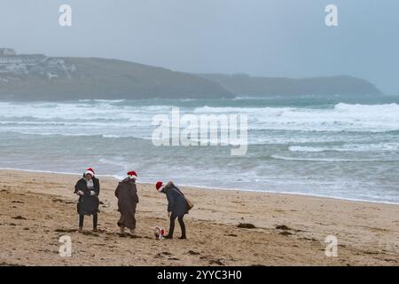 Newquay, Cornwall, UK. 21st December 2022. UK Weather. It was sunny and ...