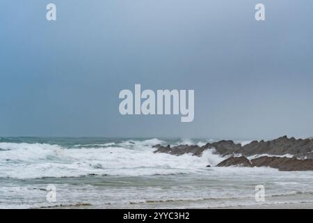 Newquay, Cornwall, UK. 21st December 2022. UK Weather. It was sunny and ...