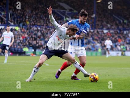 Coventry City's Jack Rudoni (left) ad Swansea City's Goncalo Franco ...