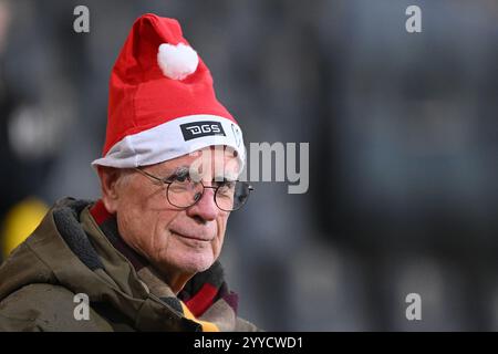 DEVENTER - Go Ahead Eagles supporter with Santa hat prior to the Dutch ...