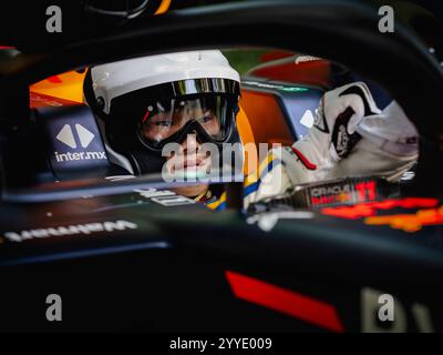 TSUNODA Yuki (jap), Red Bull Racing RB21, portrait, during the 2025 ...