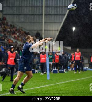 Exeter Chiefs' Luke Cowan-Dickie dives in to score his sides first try ...