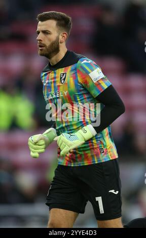 Norwich City goalkeeper Angus Gunn during the Sky Bet Championship ...