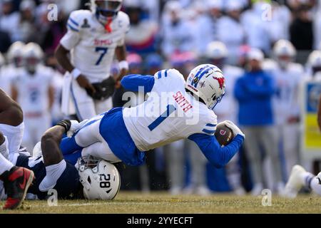 Penn State defensive tackle Zane Durant (28) tackles Villanova running ...