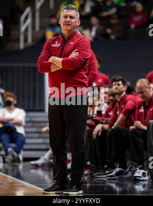 Stanford head coach Kyle Smith talks with an official during the second ...