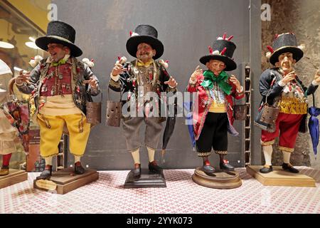 Handcrafted figurines depicting the Maggi kings Naples, Italy ...
