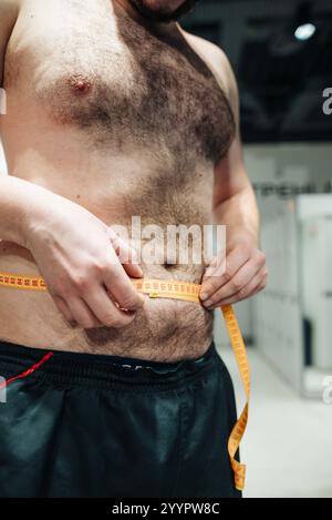 Measuring waist size is essential for achieving your desired fitness ...