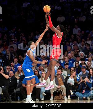 Kentucky forward Brandon Garrison (10) shoots against Oklahoma forward ...