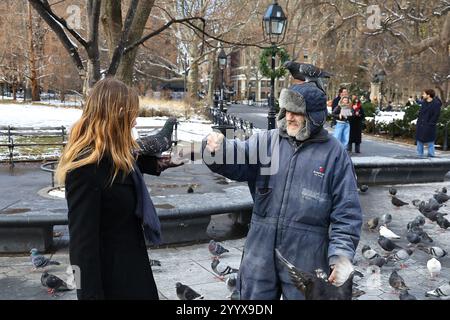 Larry the Birdman interacts with pigeons and people in Washington ...