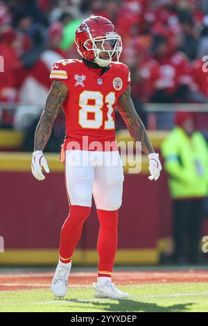 Kansas City Chiefs' Nikko Remigio (81) celebrates a long punt return ...