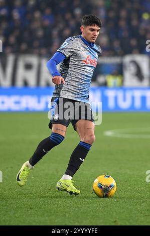 Raoul Bellanova of Atalanta BC in action during the Serie A football ...