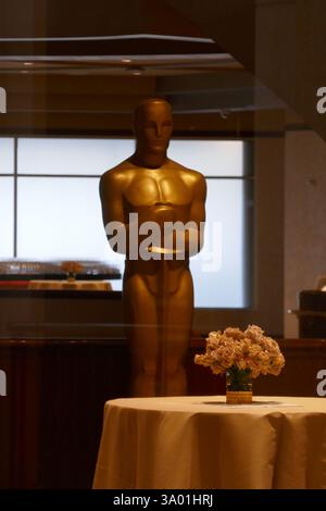 Hollywood, California, USA 1st March 2025 Oscars Statues at Entrance of ...