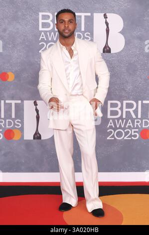 Lucien Laviscount bei der Ankunft zur MAGNUM BEACH Party in Cannes am ...