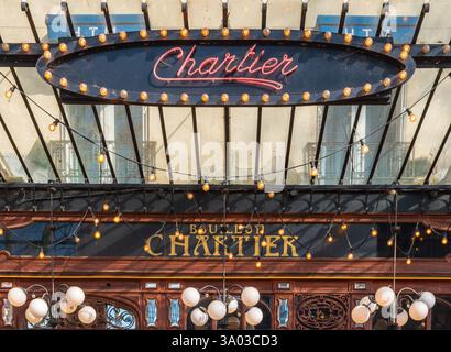 Art Nouveau style restaurant " Montparnasse 1900 Stock Photo - Alamy