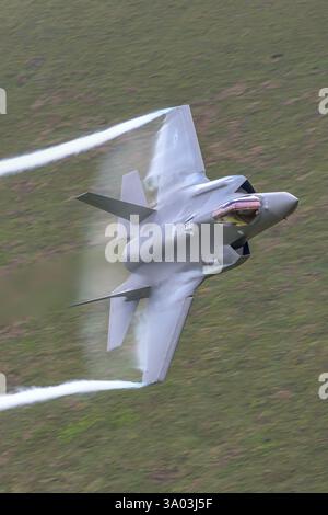 Mach Loop F-35 Stock Photo - Alamy