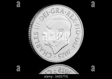 2025 United Kingdom King Charles III One Pound Coin Stock Photo - Alamy