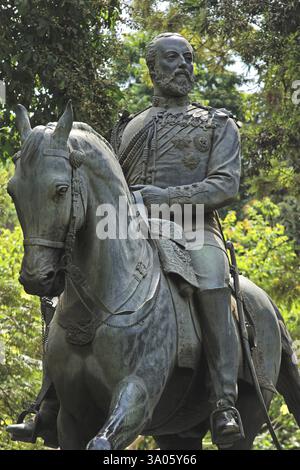 Prince Edward, VII statue on horse at the southern gate of Victoria ...