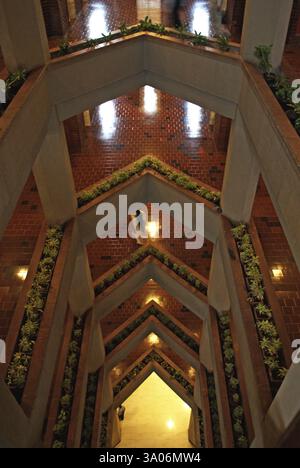 Modern architect of Mahindra and Mahindra head quarter in Worli Bombay ...