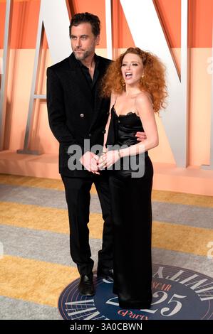 Bryn Mooser und Natasha Lyonne bei der Vanity Fair Oscar Party 2025 ...