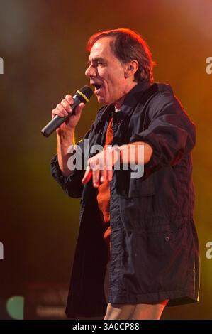 Milan Italy 28/05/2004: Roberto Vecchioni,Italian singer, during the ...