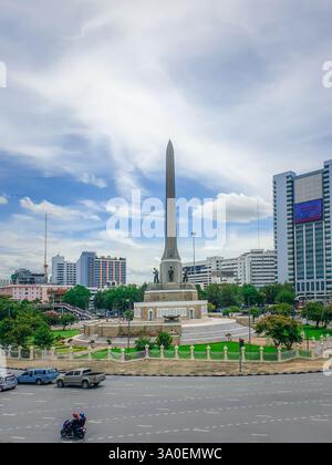 Bangkok, Thailand - July 31, 2020 : Cityscape and Victory Monument with ...