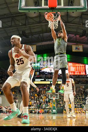 March 1, 2025: Baylor Bears forward Norchad Omier (15) rebounds the ...
