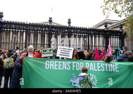 Protesters gather and march during their March for Global Climate ...