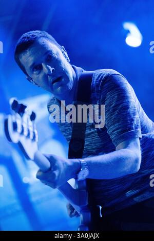 Shed Seven - Tom Gladwin Stock Photo - Alamy
