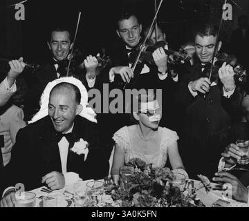 BING CROSBY with first wife Dixie Lee and from left their children Philip, Lindsay, Gary and ...