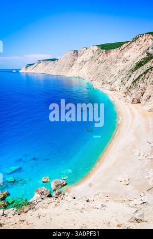 Amazing turquoise colored waters at the beach of Perissa in Santorini ...