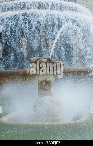 a big fountain on the Alameda square Stock Photo - Alamy