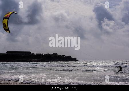 Viev to the Atlantic Ocean from the beach Stock Photo - Alamy