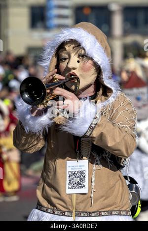 Guggenmusik Eskimo trumpet Stock Photo - Alamy