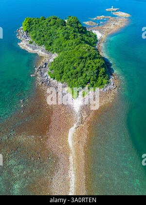 an aerial photo of the sharp island tombolo Stock Photo - Alamy