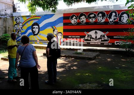 Mural of Latin American freedom fighters and revolutionaries in the ...