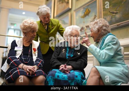 (left to right) WWII veterans Ruth Bourne, Marie Scott, Dorothea Barron ...