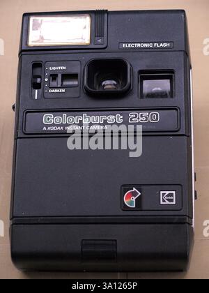 Kodak EK160-EF (Colorburst 250), is a Instant camera in the Kodak ...