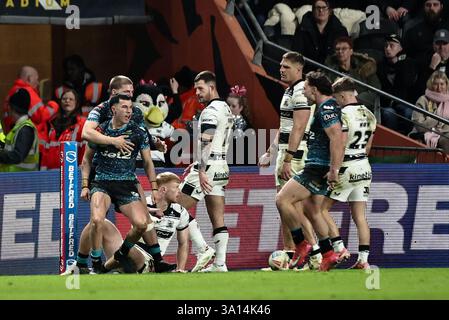 David Armstrong of Leigh Leopards celebrates scoring a try during the ...