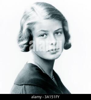 Swedish actress Ingrid Bergman photographed with her daughter Pia, born ...
