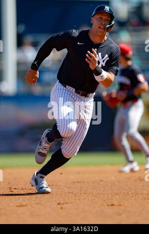 New York Yankees' Cody Bellinger runs during the first innning of a ...