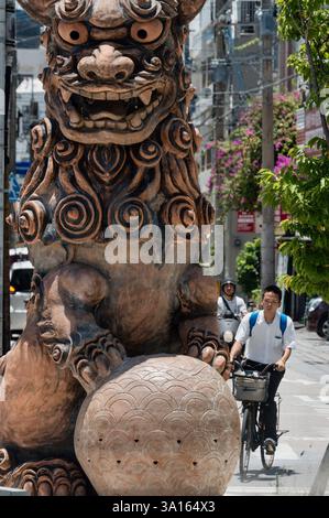 Shisa guardian lion at Naha Tsuboya Yachimun street in Okinawa, Japan ...