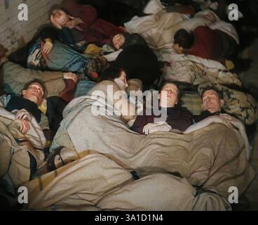 WW2 1940's Underground Station shelter London Blitz.. Tube station ...