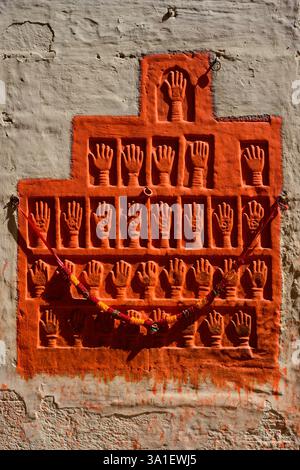 Sati (suttee) handprints at gate of Mehrangarh (Meherangarh) Fort ...