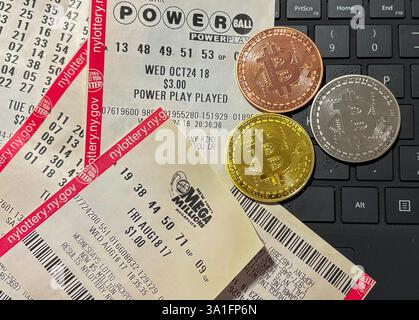 The jackpot for the Powerball lottery game is displayed outside Ted's ...