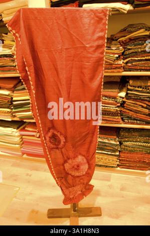 Traditional fabric shop, Weavers' Studio, Calcutta, West Bengal, India ...