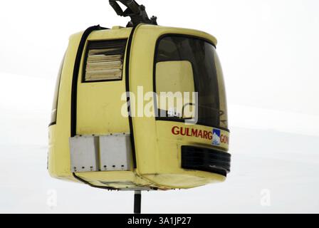 Gondolas from Gulmarg to Khilanmarg, Gulmarg, Jammu & Kashmir, India ...